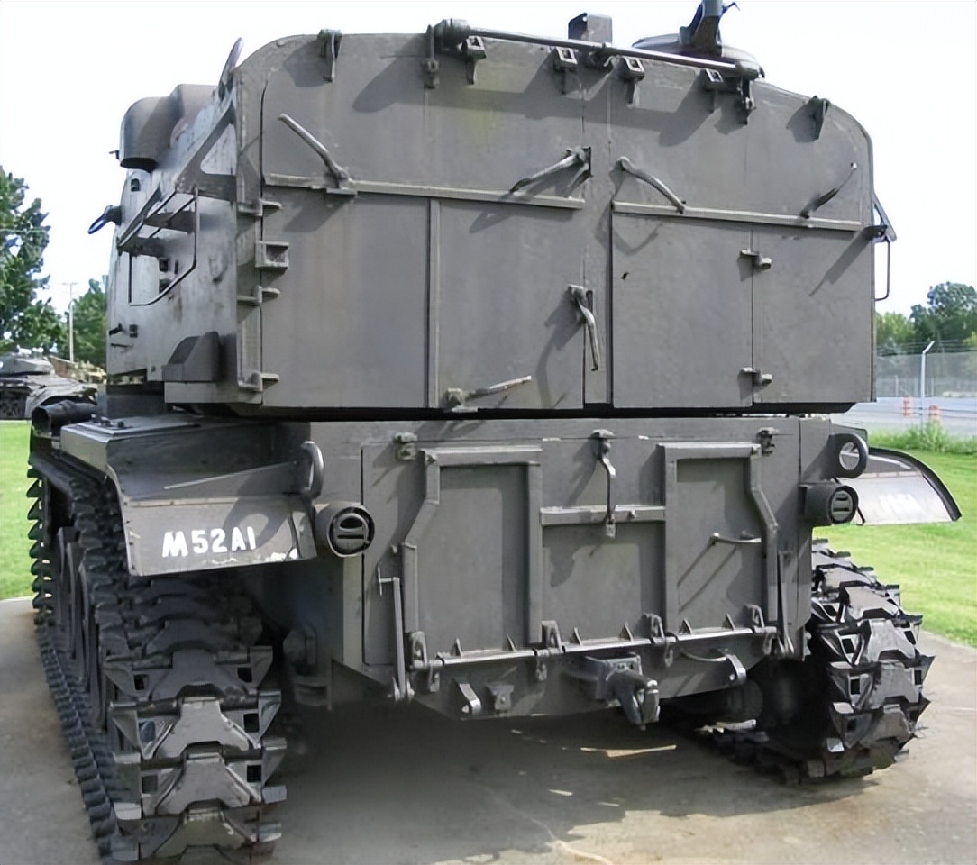 American M52 self-propelled artillery - iMedia