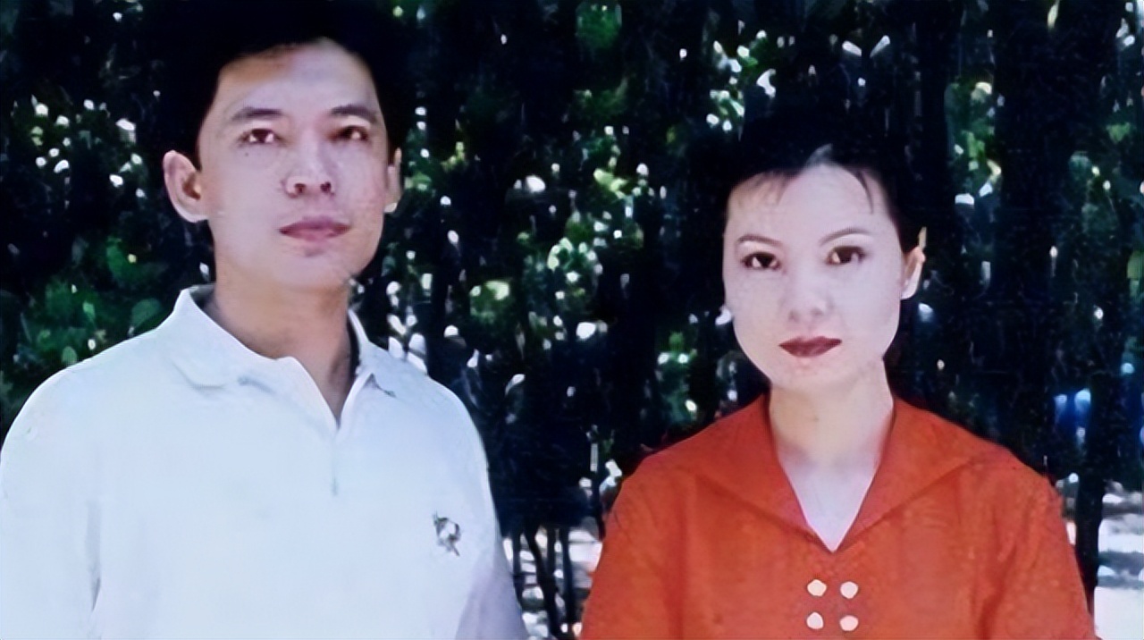 He Zhengjun and Fan Yu: Married for 30 years - iNEWS