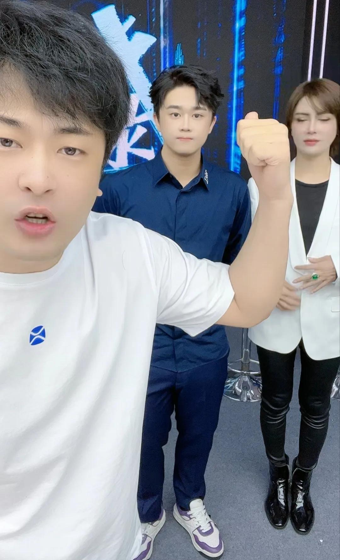 Exposure: Fan comments quickly deleted by Xin Xuan's anchor assistant ...