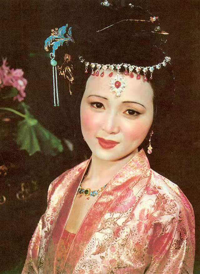 Qin Keqing had an affair with her father-in-law Jia Zhen, why did her ...