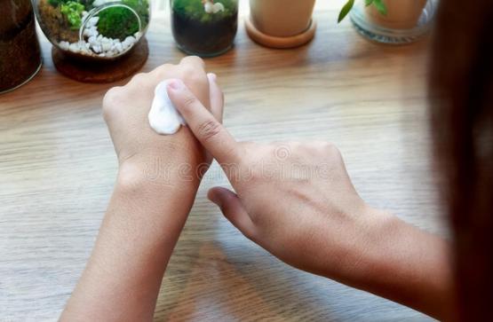 Don't throw away expired hand cream, put it away at home, apply a ...