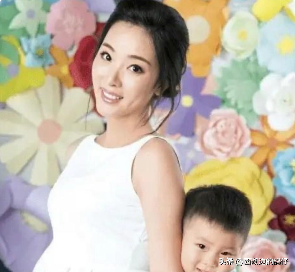 Facts have proved that 37-year-old Li Sisi is on another "sexy" road ...