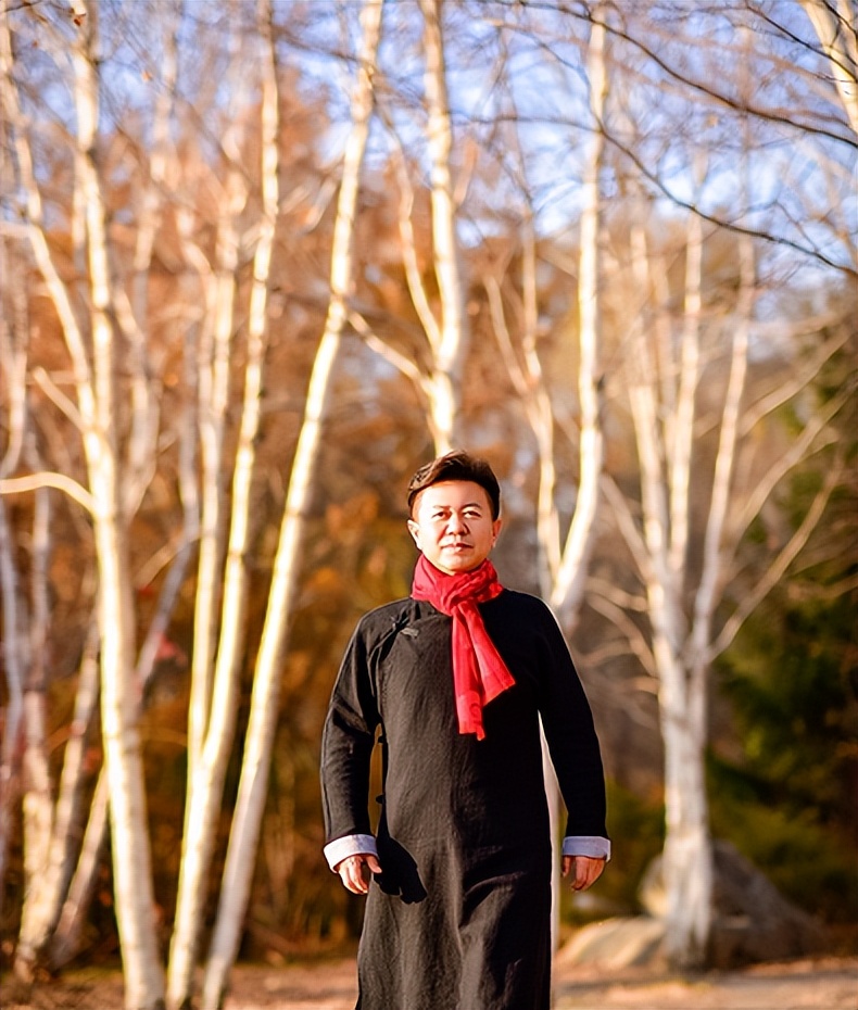 Daping: A singer from Northeast China, with the song "Honoring Father ...