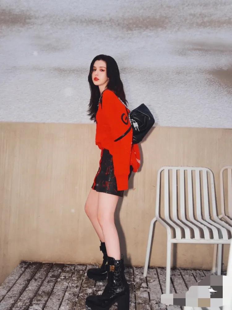 Red skirt and high heels!Hanikezi's recent photos are so cool!Netizen ...