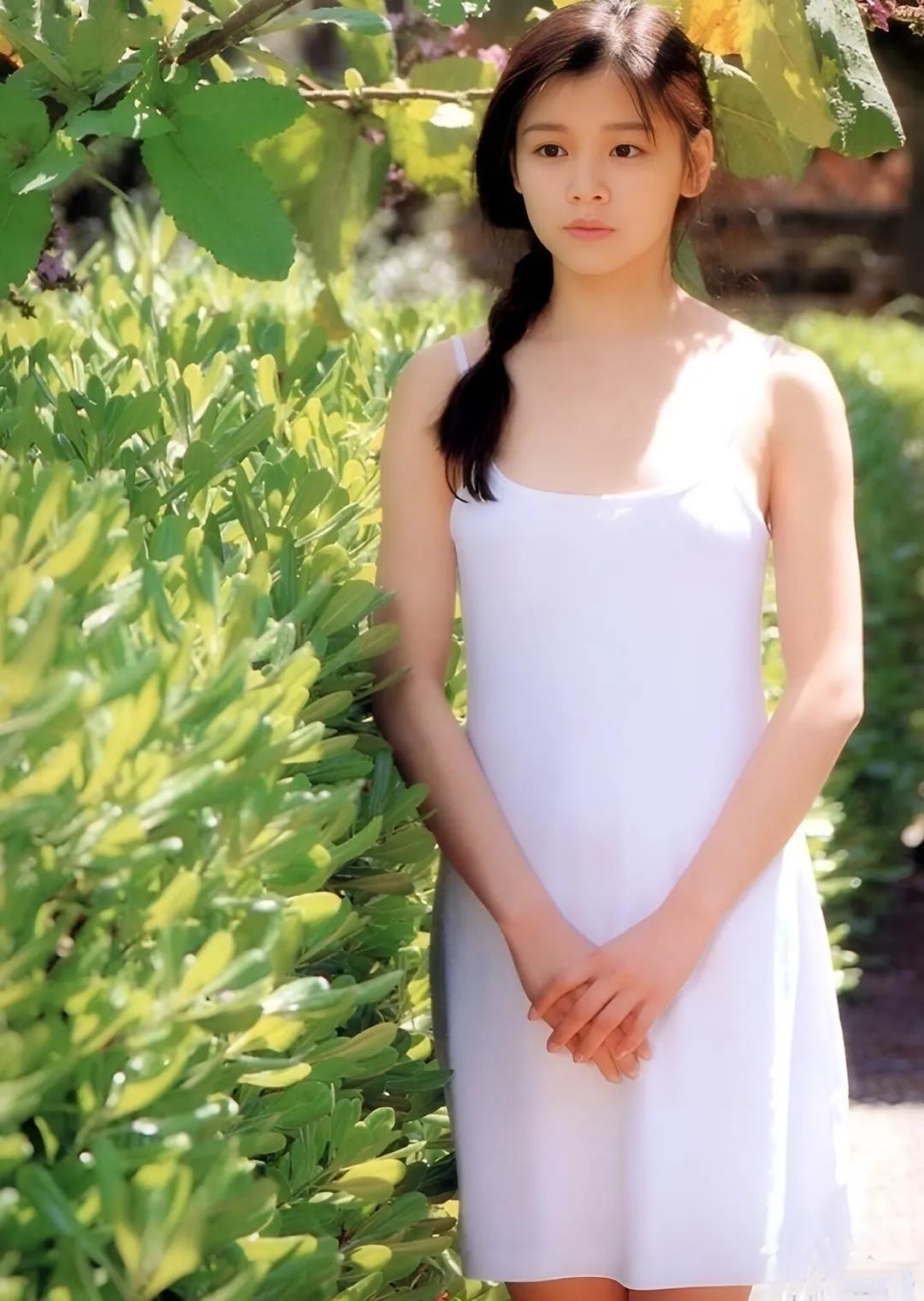 Xu Ruoxuan's beautiful picture - iNEWS