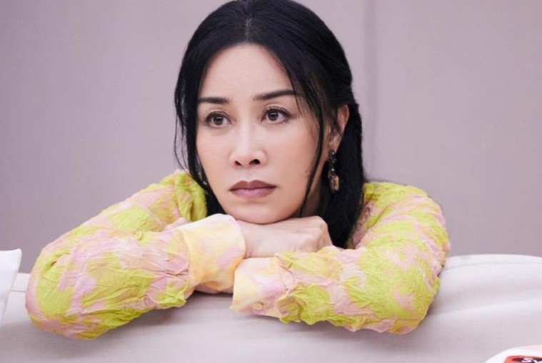 Na Ying struggles to save face! After listening to the live performance ...