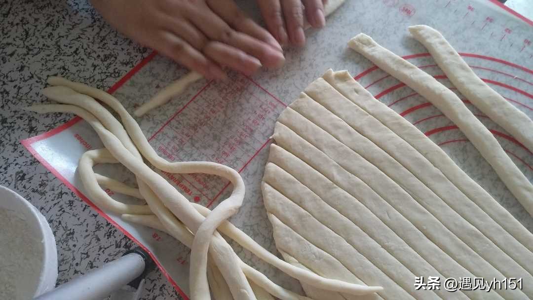 Tomatoes and eggs are added, and the shell noodles are especially ...