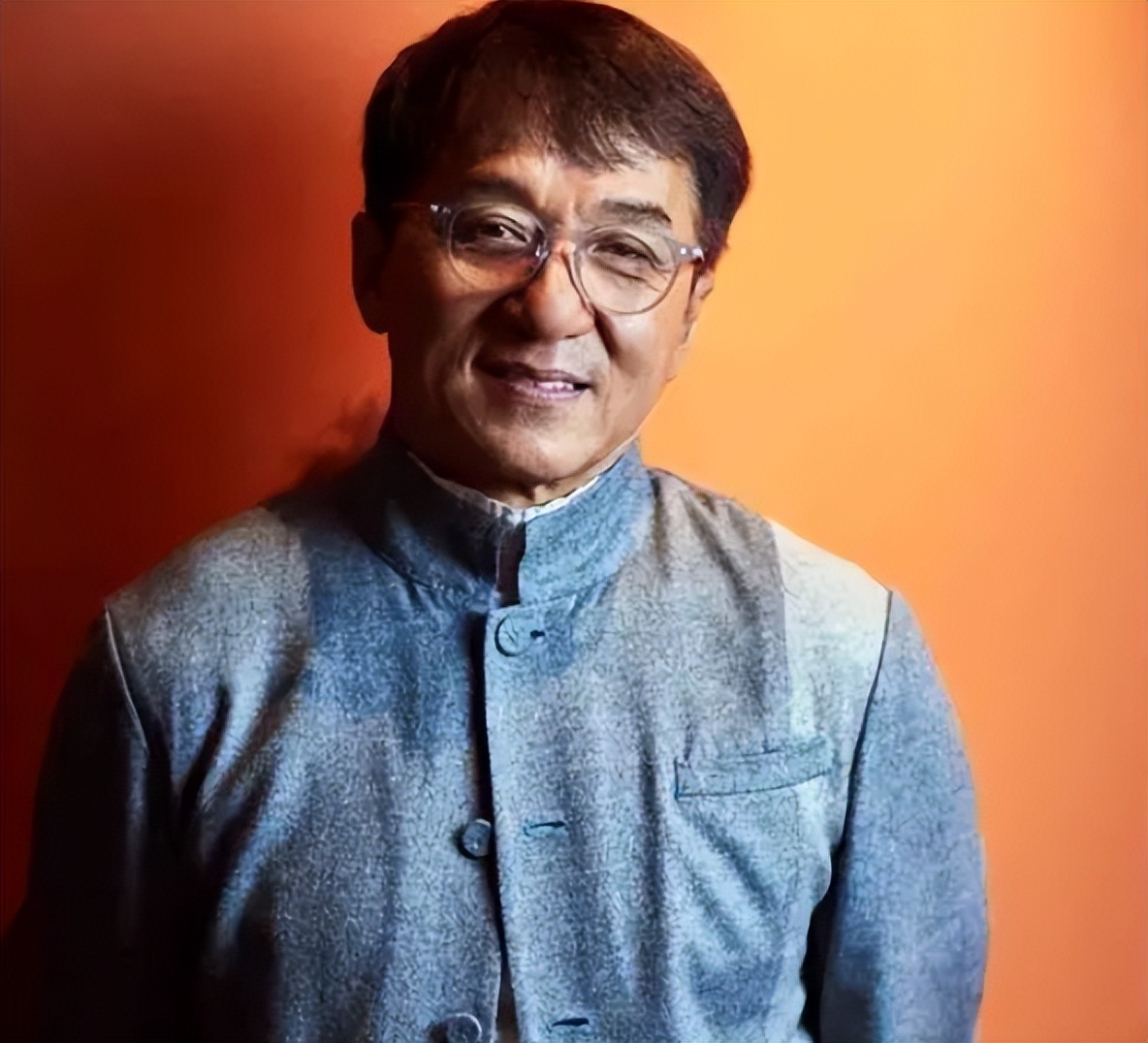 Wei Xiang met Jackie Chan on the road show of his new film and ...