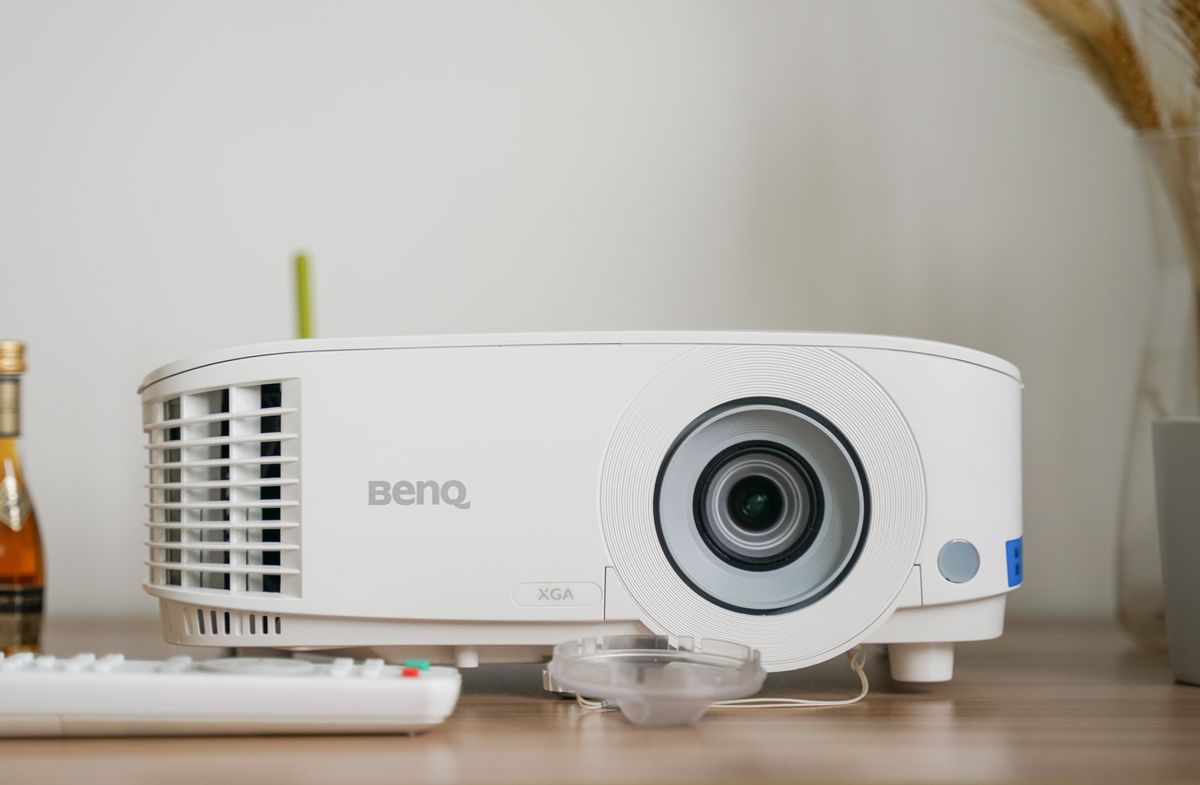 Large screen + intelligent system, BenQ professional commercial ...