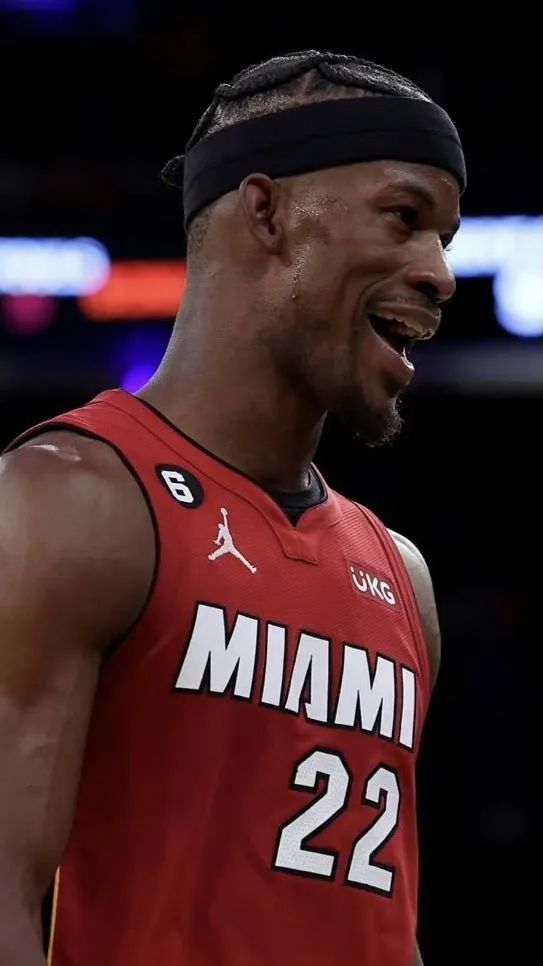 [Star Wallpaper] Tough Guy Jimmy Butler - iNEWS