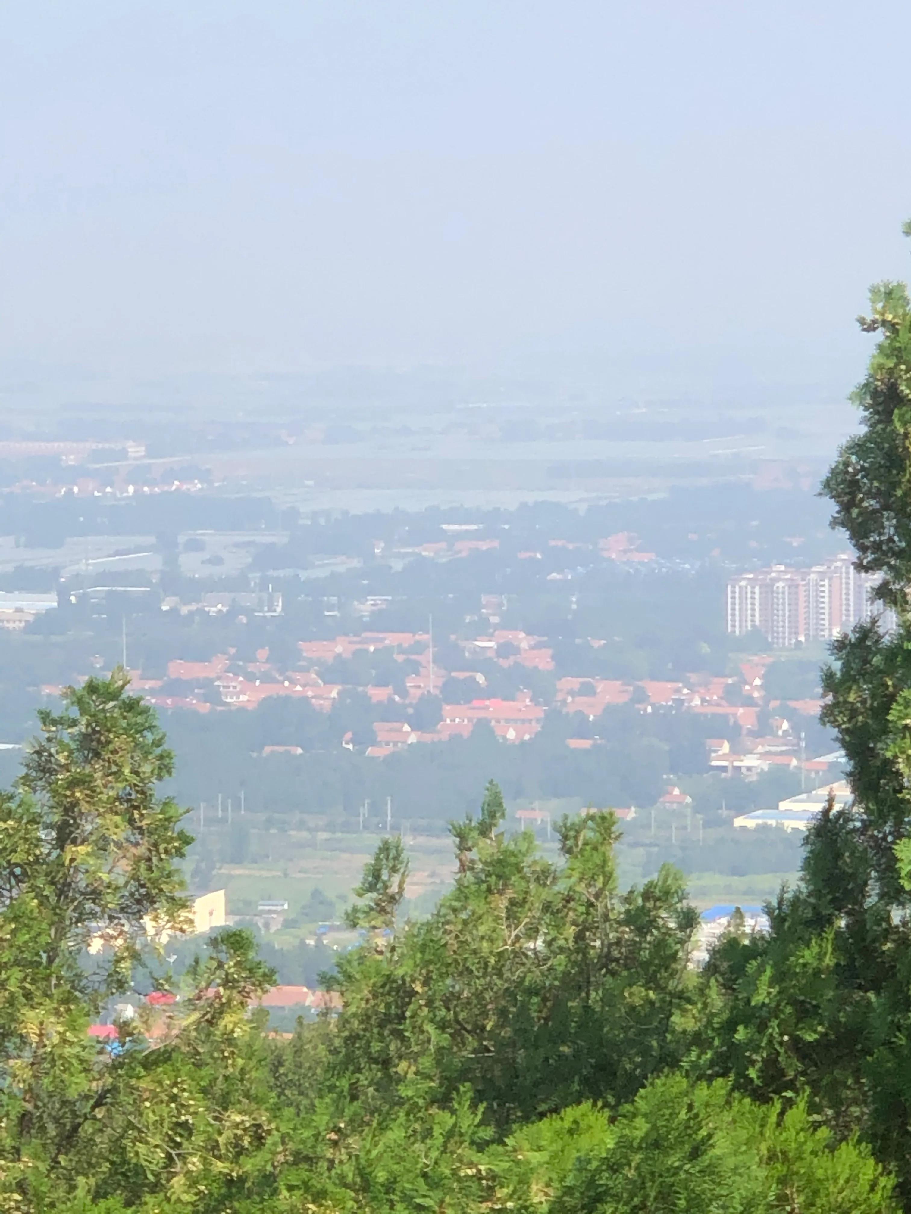 The sky is high and the clouds are light to climb Mount Gu - iNEWS