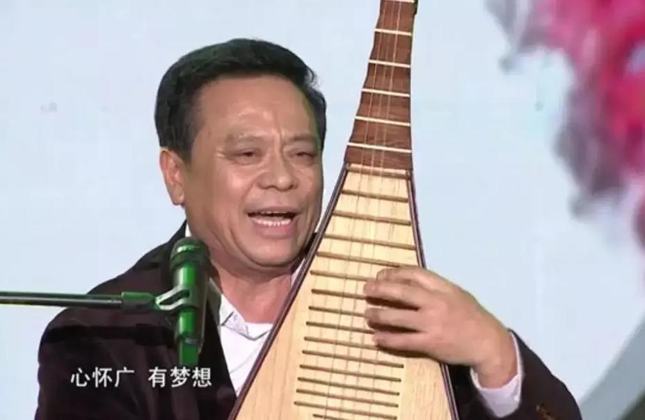 He died at the age of 8 on the Spring Festival Gala at the age of 6 ...