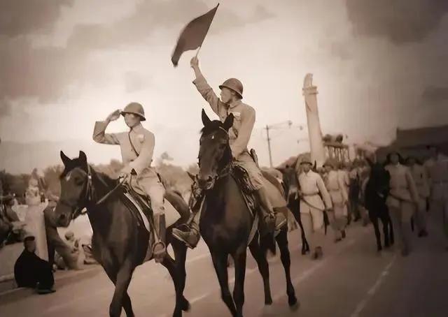 In the military parade of the founding ceremony, how did the cavalry ...