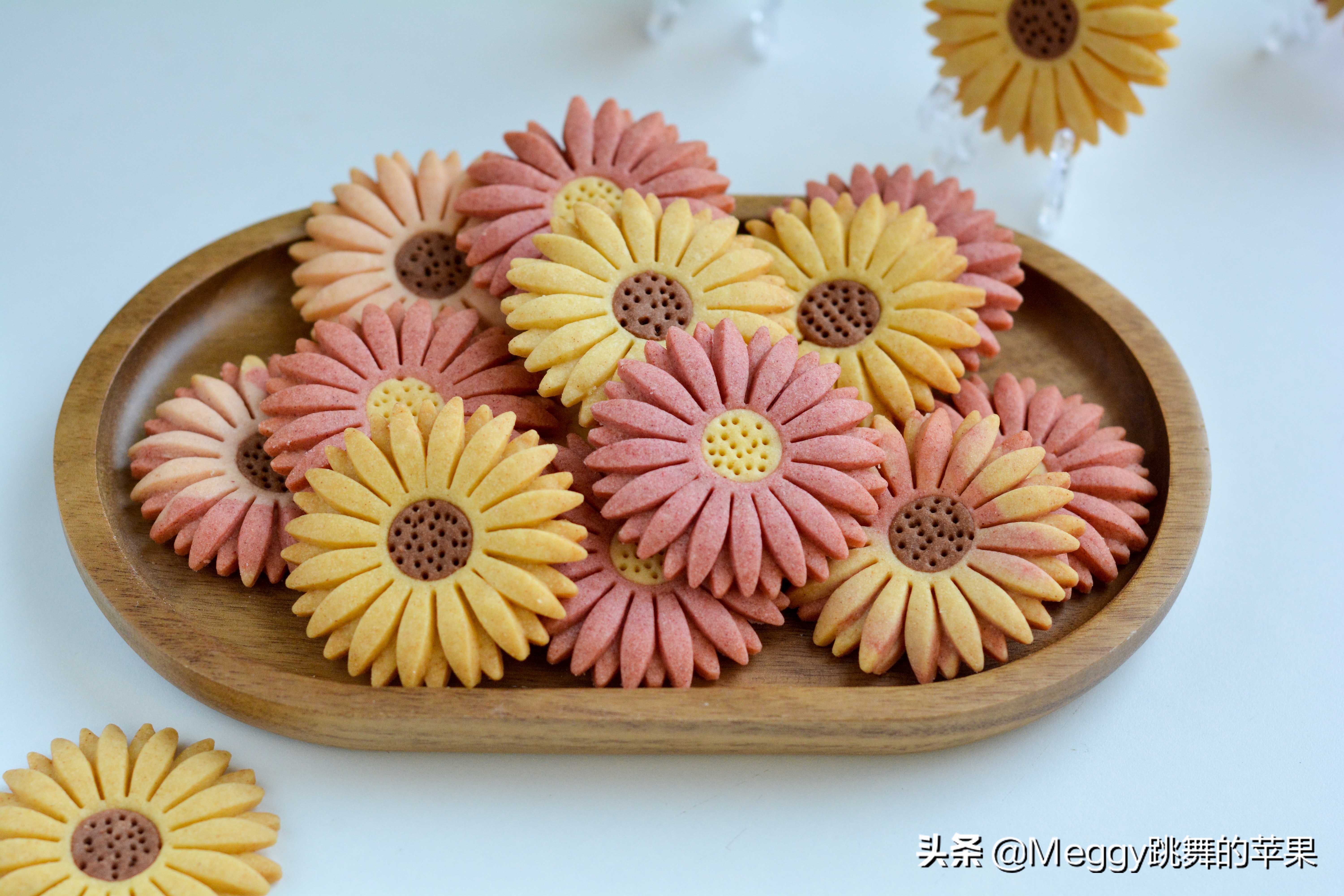 On Women's Day on March 8th, I made this daisy biscuits for the goddess ...