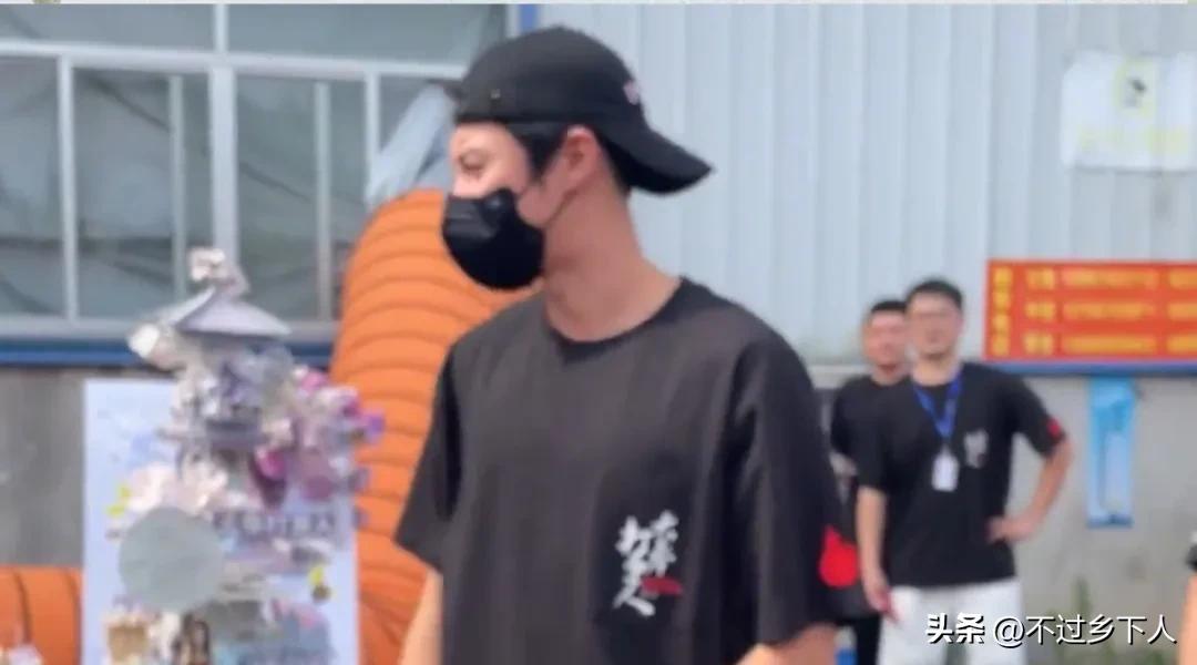 The filming of "Da Feng Da Chang Ren" is about to start, and Wang Hedi ...