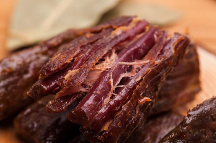 Roasted beef brains, beef jerky, grilled steaks are so simple that you ...