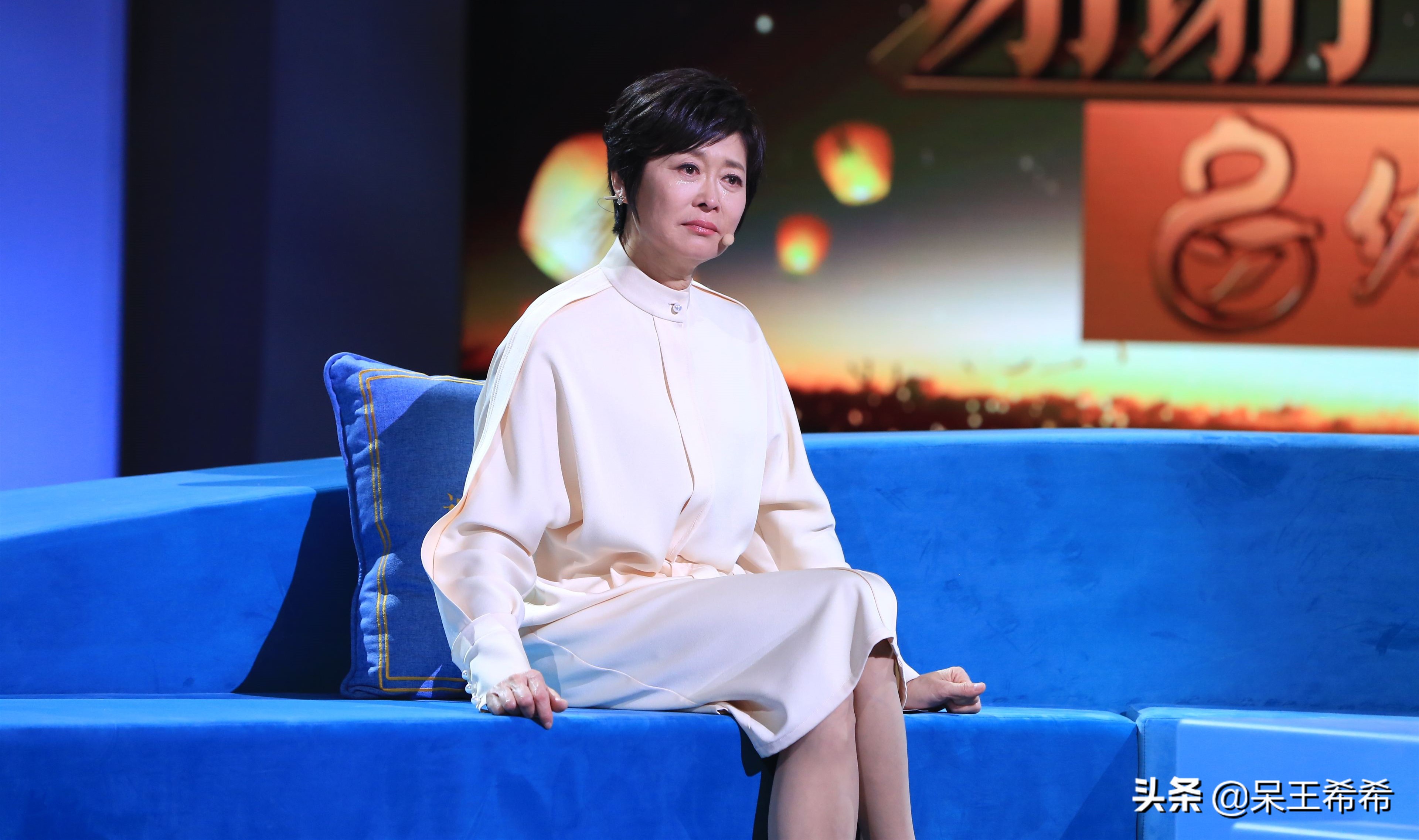 Jing Yidan returns to CCTV's "Moving China", his temperament is well ...