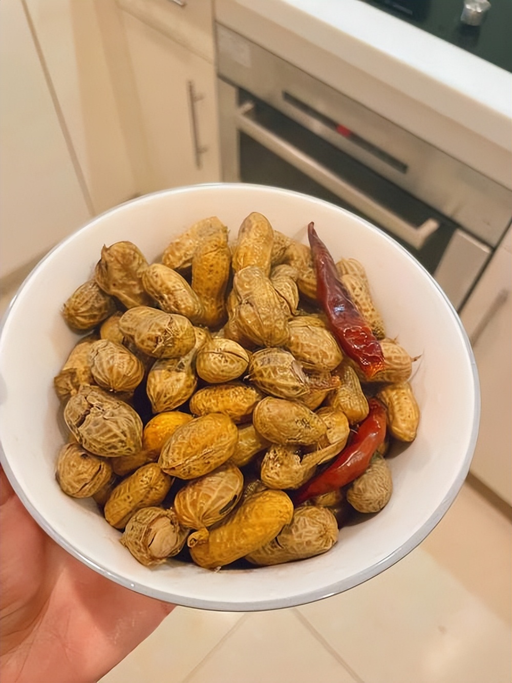 Boiled peanuts in salt water, many people do it wrong once they are in ...