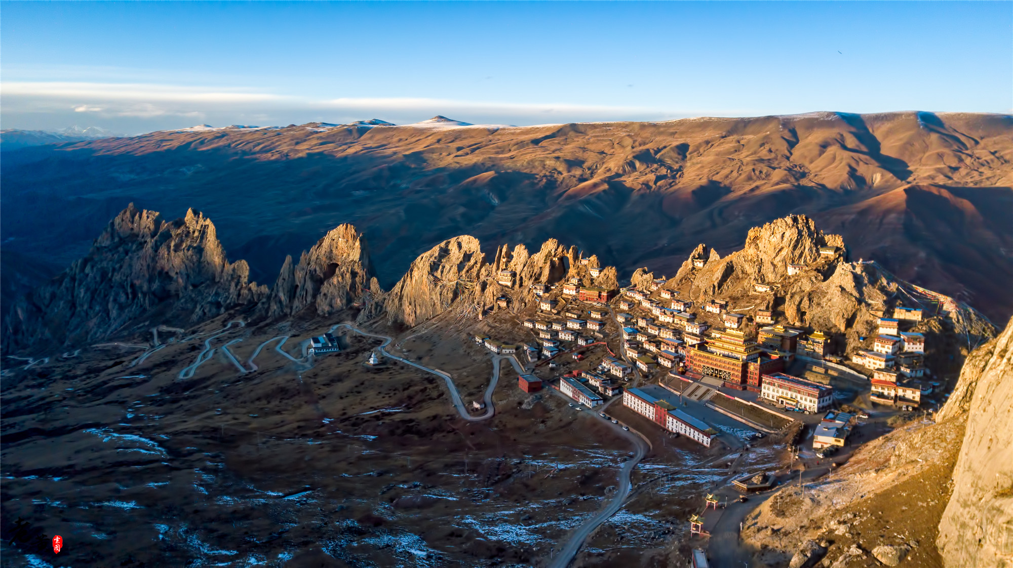 Zizhu Temple, built on a 4,800-meter-high mountain, is over 3,000 years ...