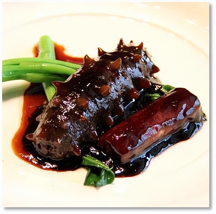 The main dish of the New Year's Eve dinner is the Jade Rabbit, which is ...