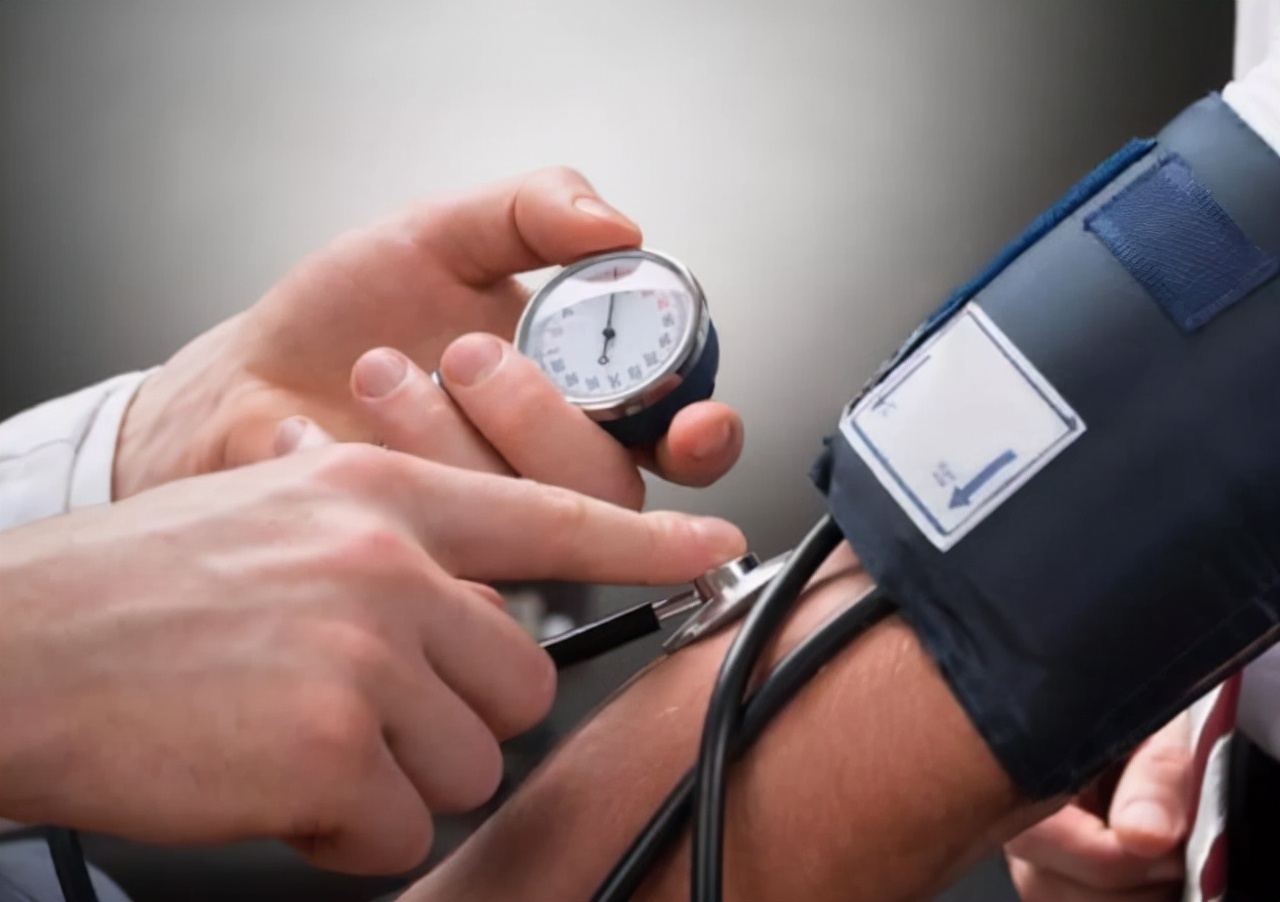 The blood pressure is 145/95 and a cerebral infarction has occurred ...