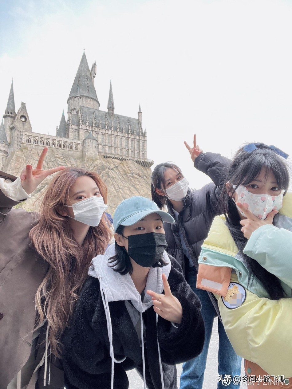 Zhang Zining posted a plog to bid farewell to March with Yamy, Duan ...