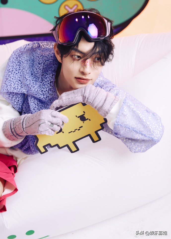 Mu Ziyang posted an article admitting to being in love, emphasizing ...