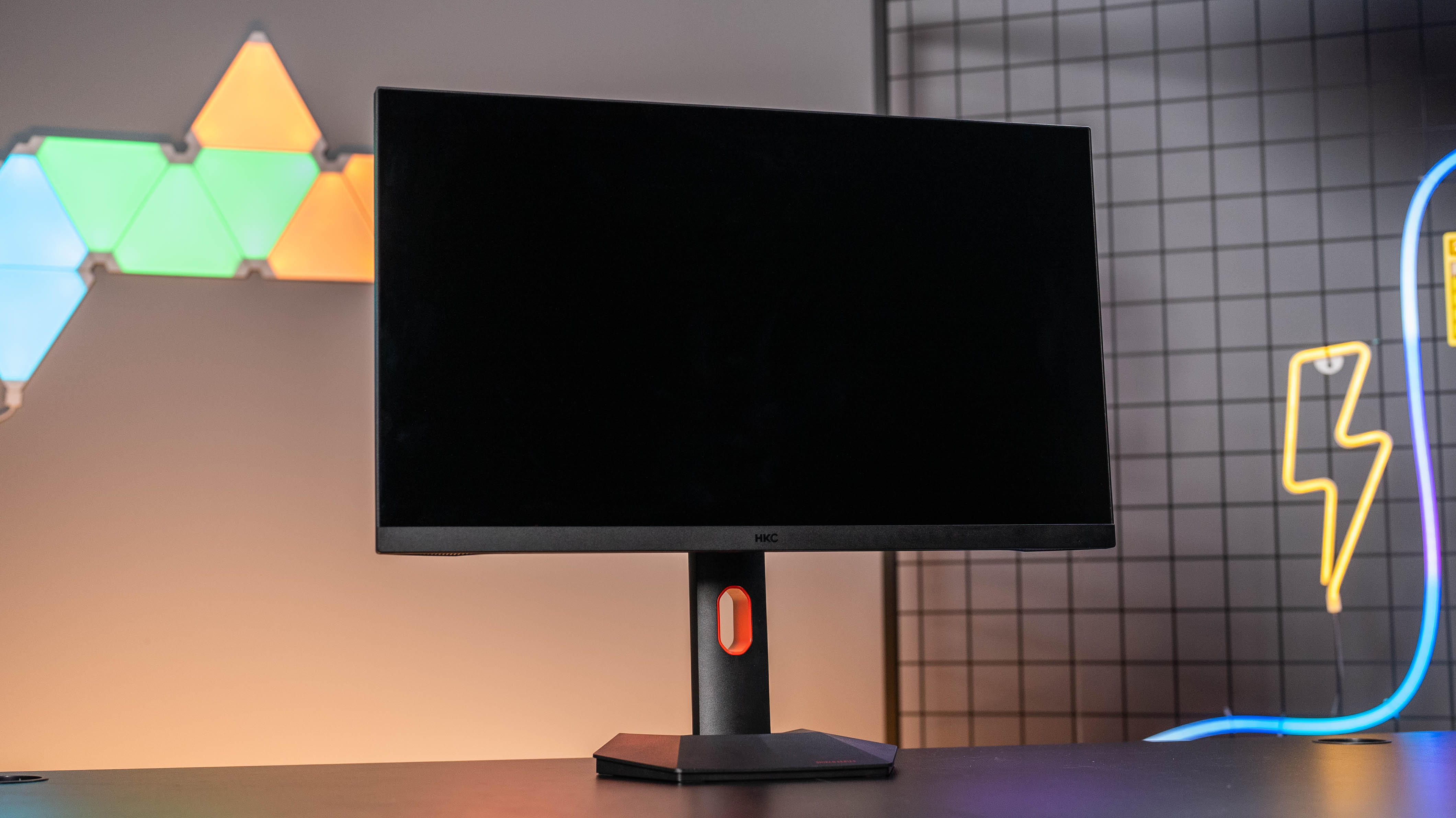 Cost performance or original belief? HKC Aegis Display MG27Q vs. LG ...