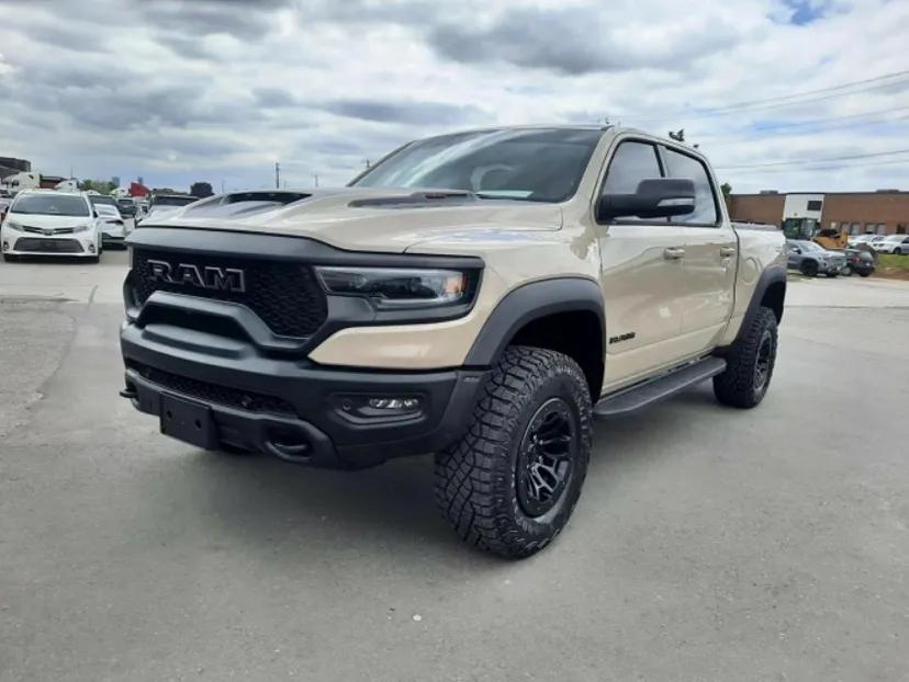 TRX American V8, Tyrannosaurus Rex - iNEWS