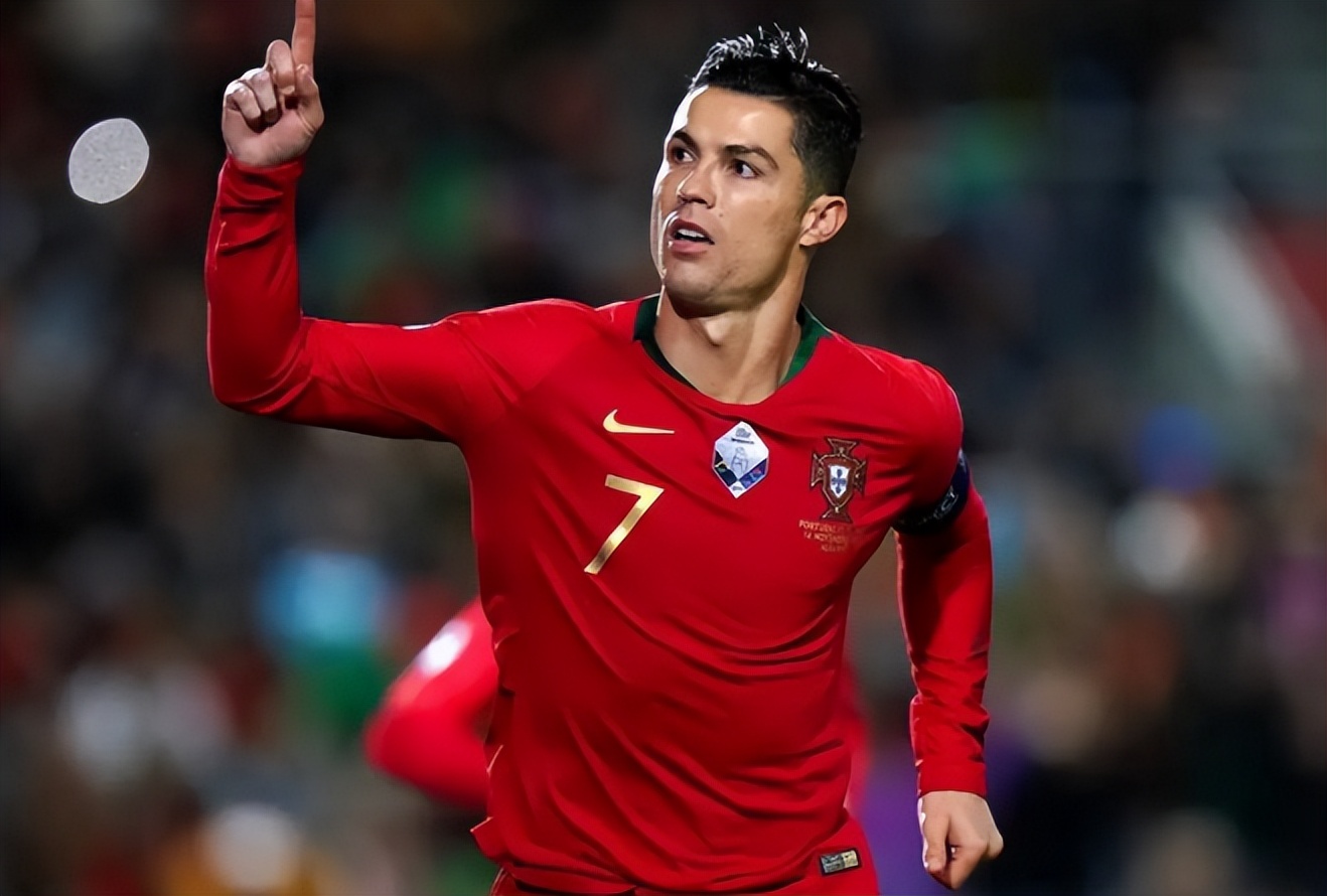4 games, 1 goal and 5 assists!Portugal's 130 million talents have ...