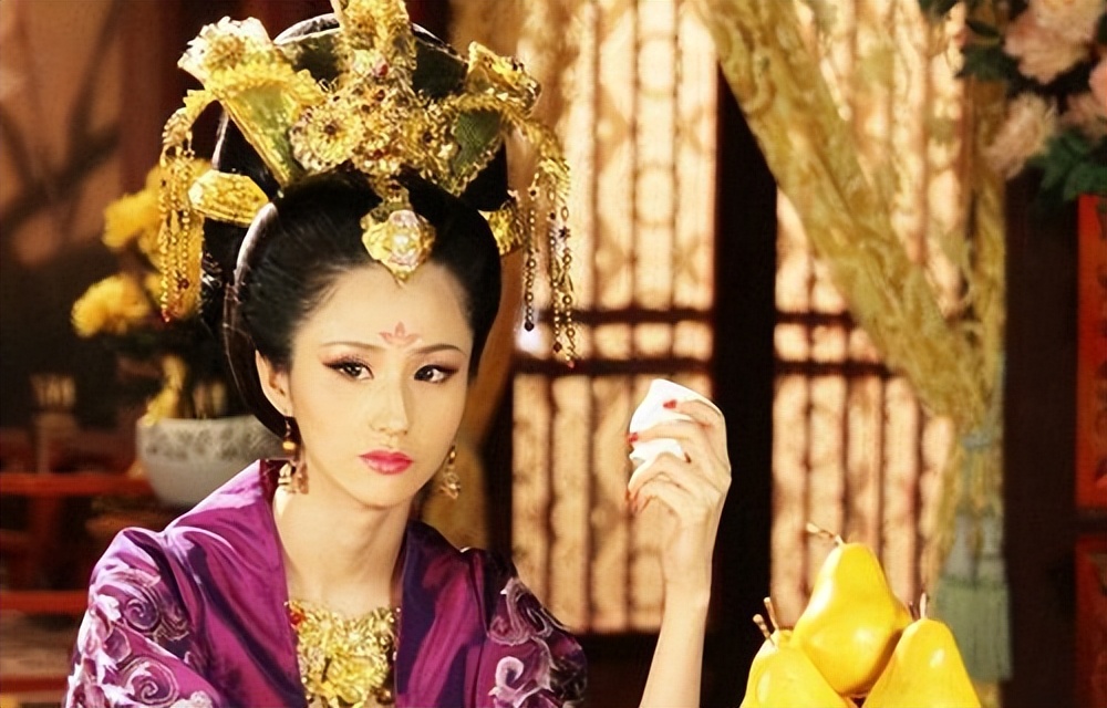 Ming Shenzong told the queen mother that Zhu Changluo was the son of the palace servant. - iNEWS