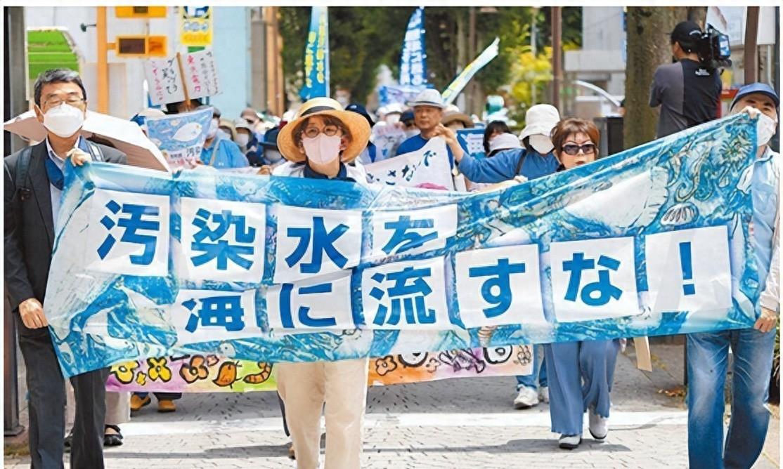 Former CCTV celebrity Wang Zhian supports Japan in discharging nuclear-contaminated water. There ...