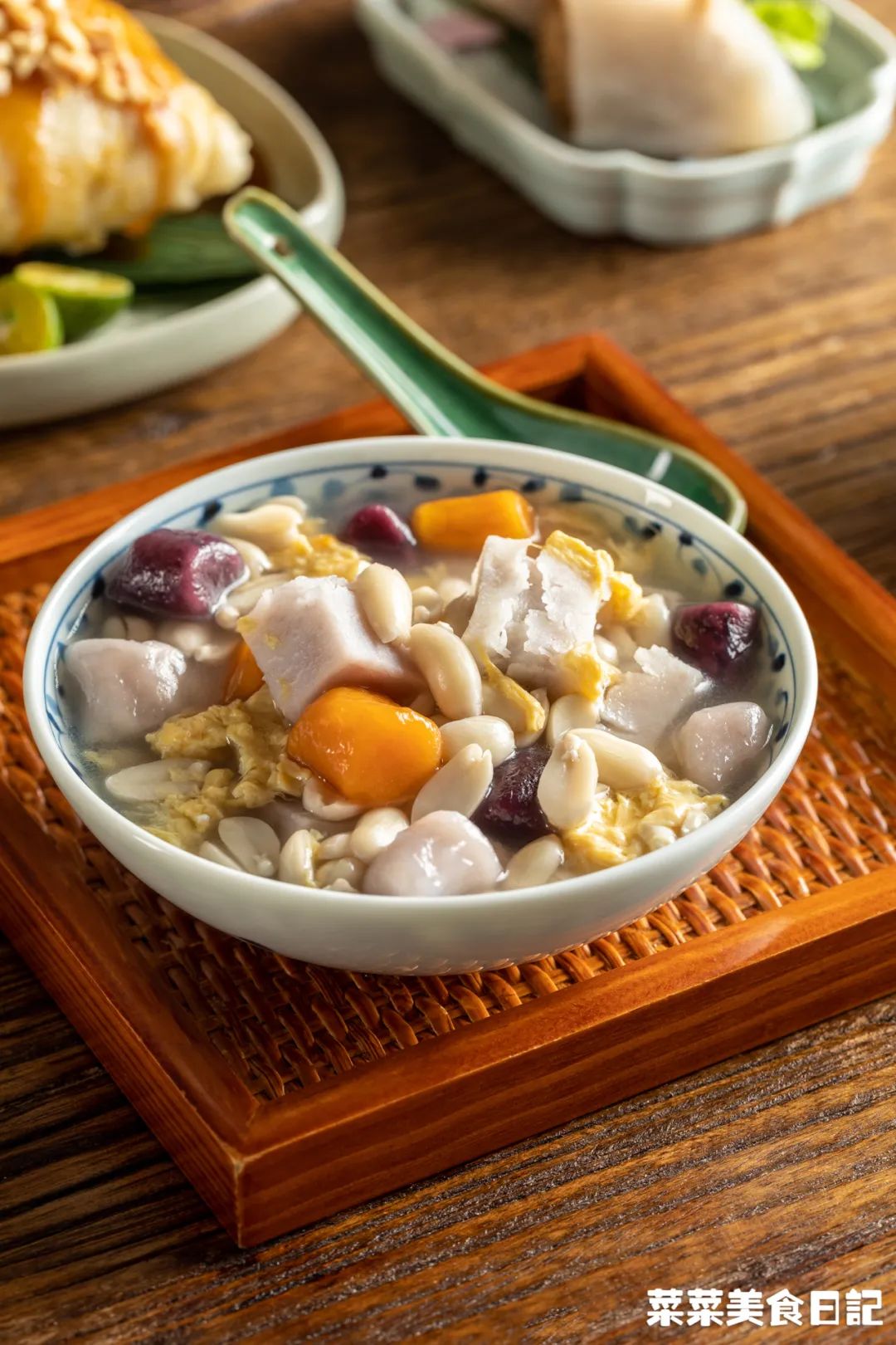 It's such a comforting breakfast! Soft and sweet, but also tonic blood ...