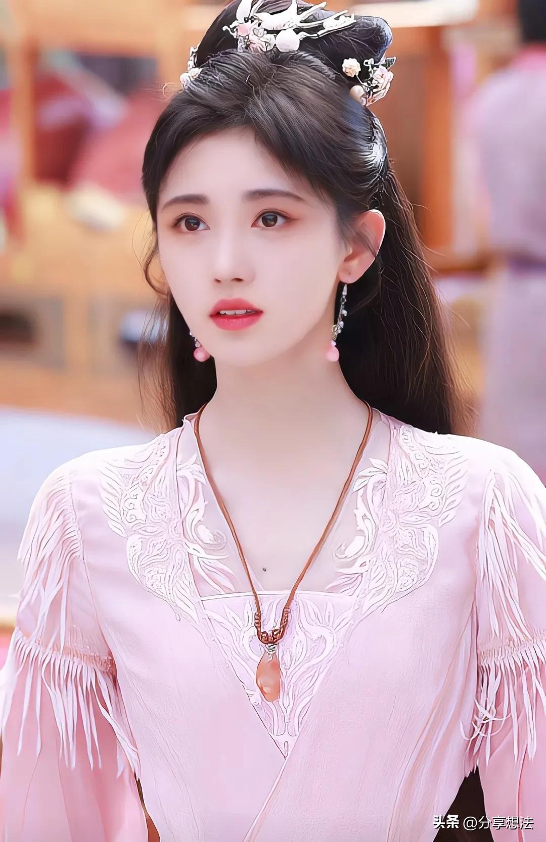 Ju Jingyi in the web drama "Hua Rong"! - iMedia