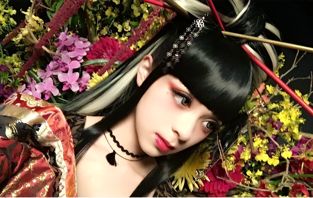 The power of the second dimension? "Sister Lang 4" kills the "dark ...