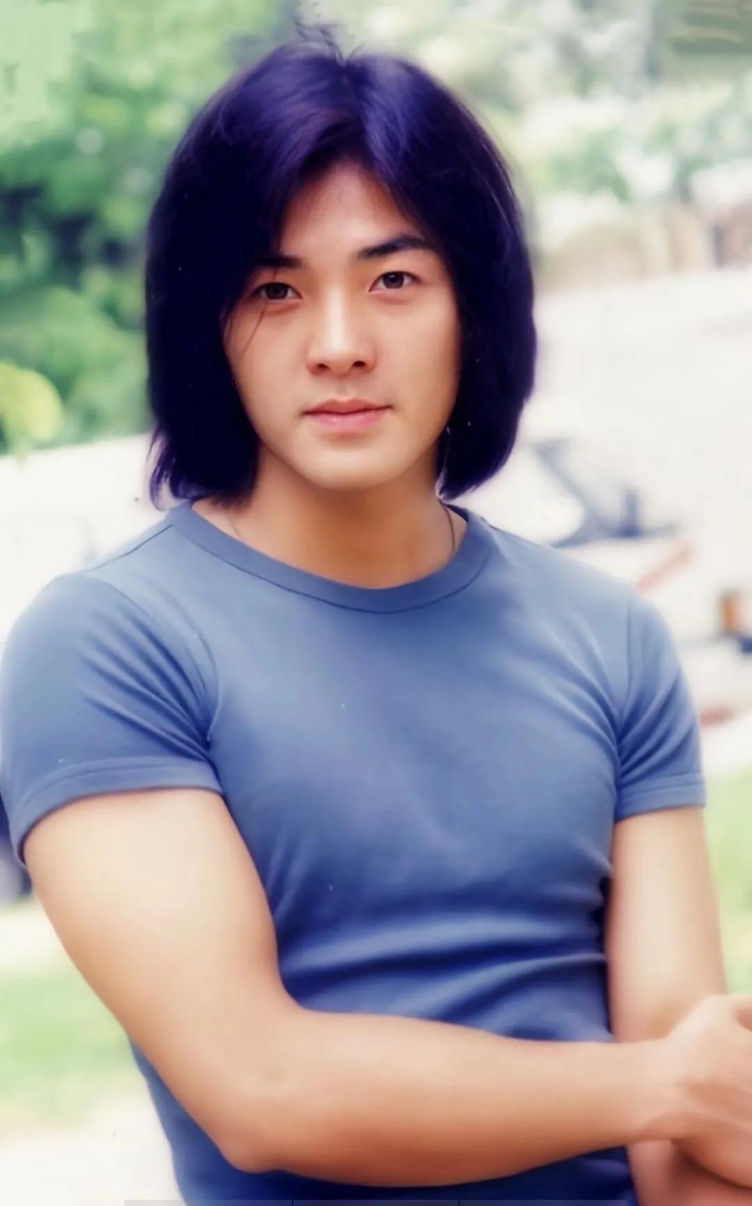 Ekin Cheng nostalgic photo 1 - iNEWS