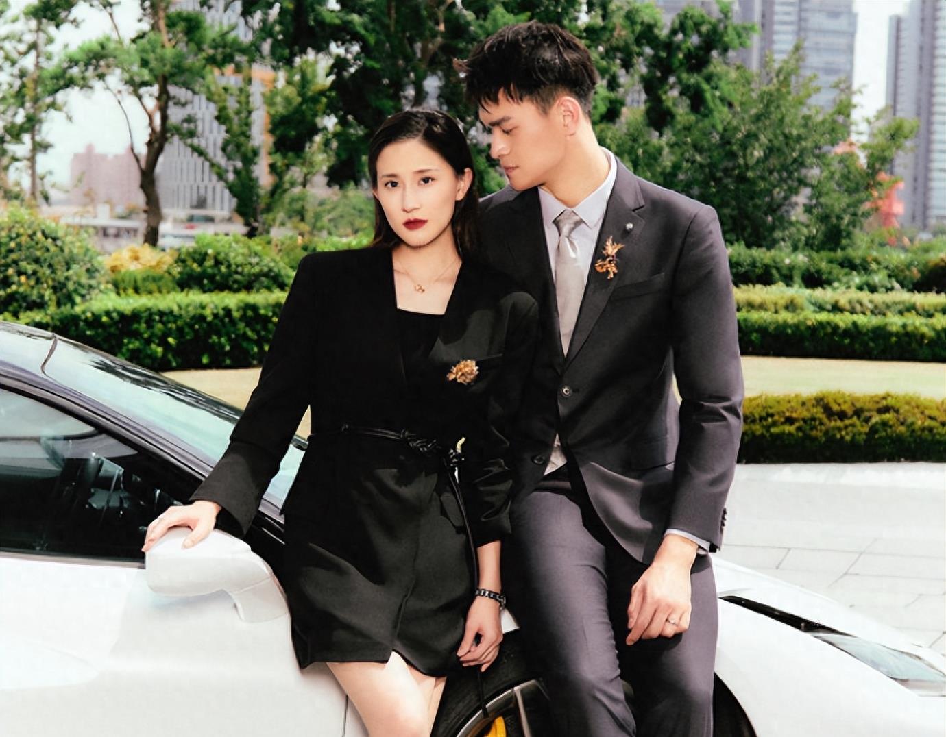 Pregnant? After receiving the certificate, Sun Yang showed up with his ...