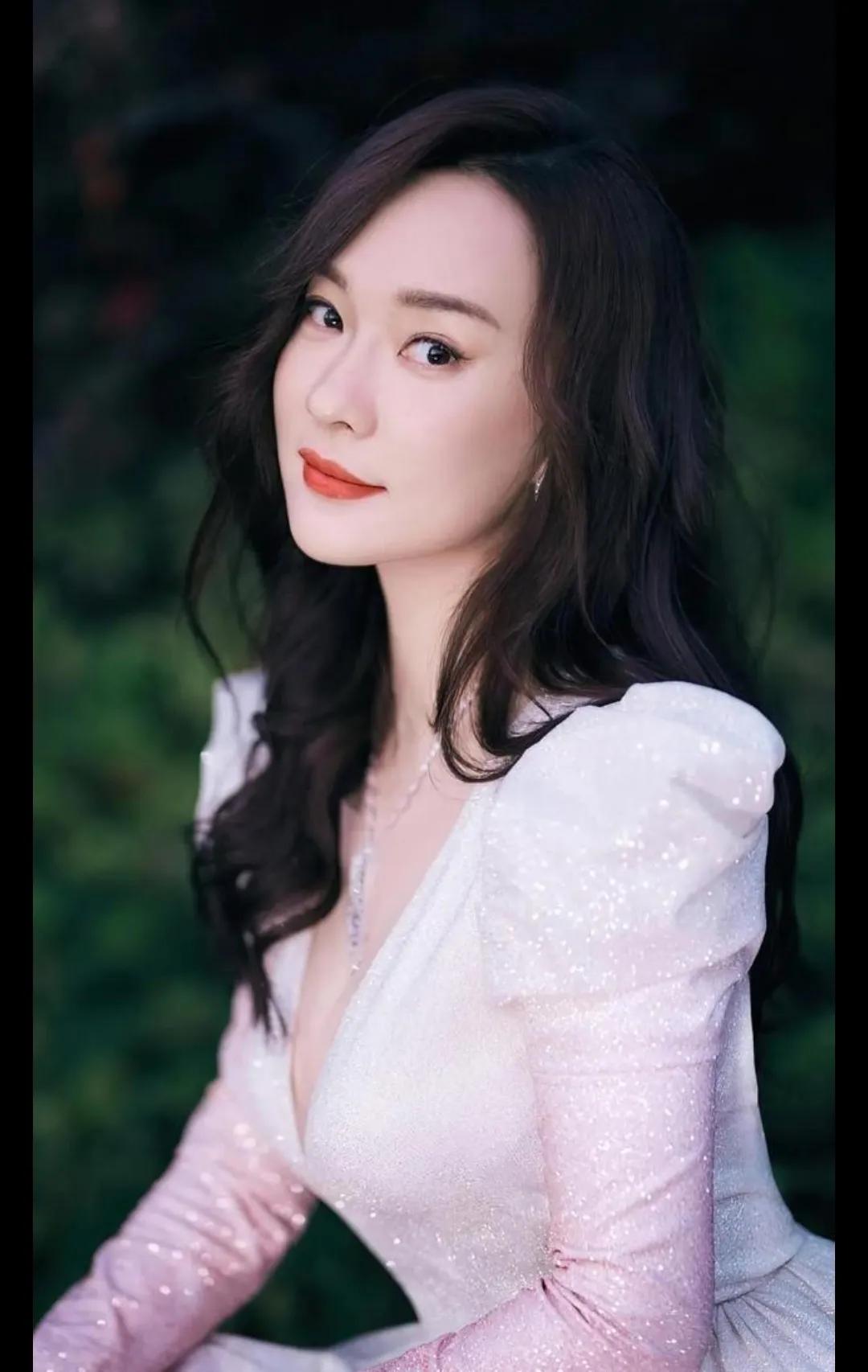 Huo Siyan's stunning photo - iMedia