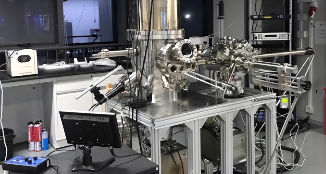 Traditional microscopes have limitations in observing atomic structures ...