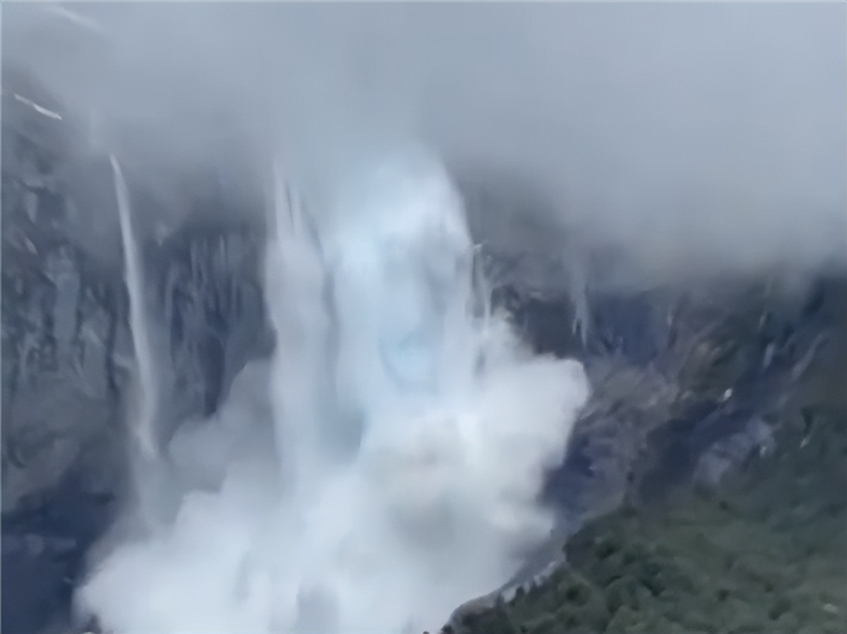 The world's second largest continental ice sheet glacier partially ...