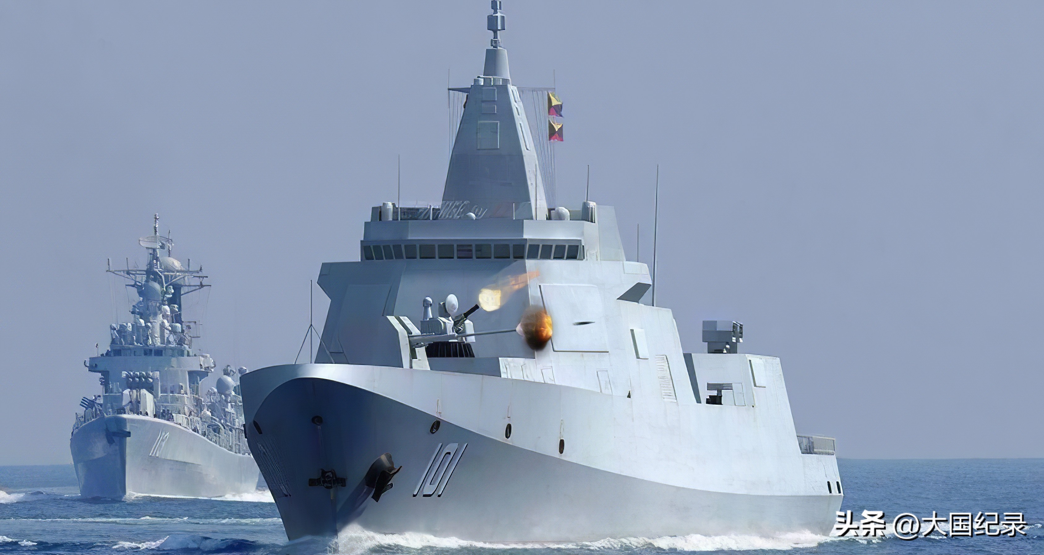 How fierce is the 055 big drive?The small body of 10,000 tons forced the retreat of the U.S ...