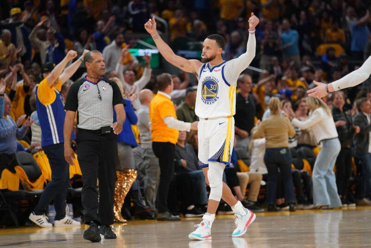 NBA playoffs: K. Thompson scores 30 points with 8 three-pointers ...