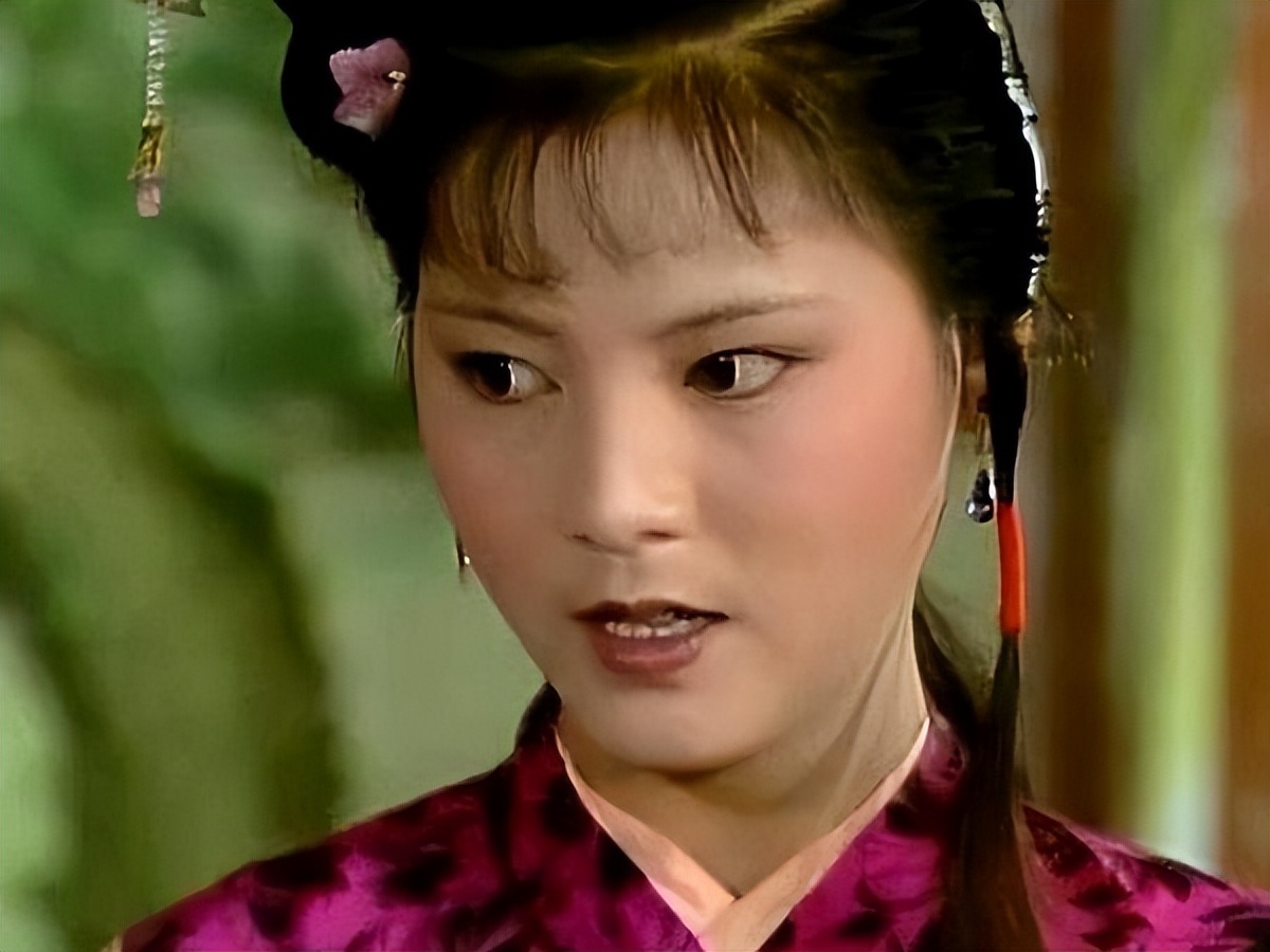 What is the relationship between Baoyu and Xiren?Lover or servant? - iNEWS
