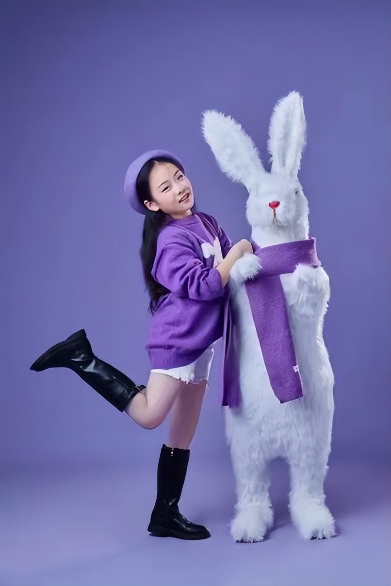 Treasure Girl Ji Zihan's Star Dream Road - iMedia