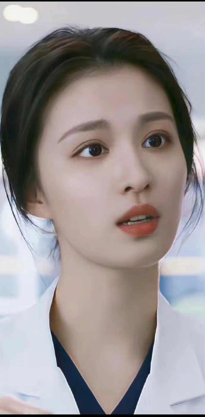 When the heroine of a novel has a face / Wang Churan is too beautiful ...