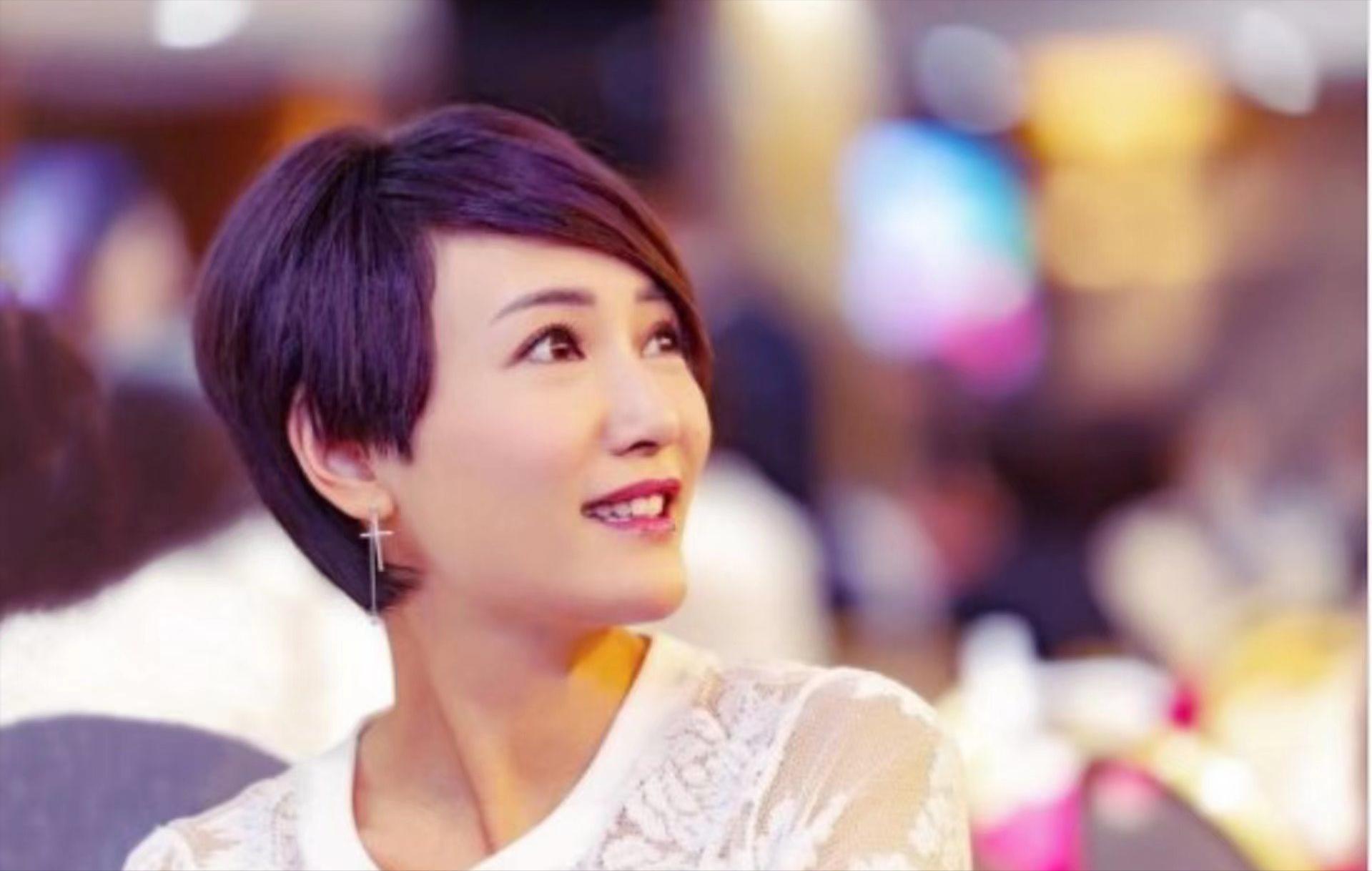 45歲前TVB女星人靚聲甜保養得宜，曬室外浸溫泉靚照：臉都紅了 - 頭條匯