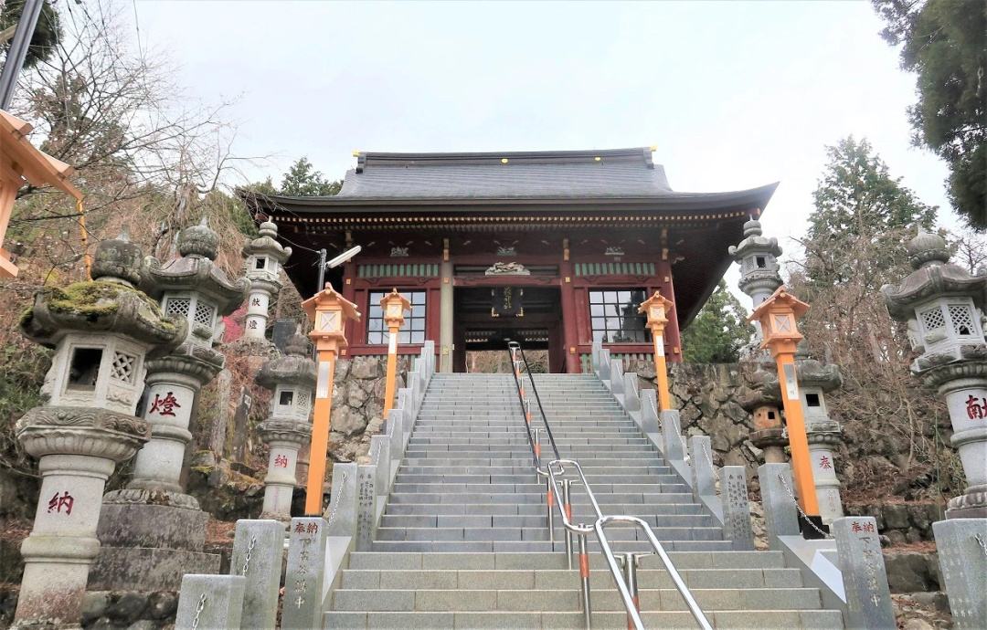 What are the main characteristics of the traditional folk belief of the ...