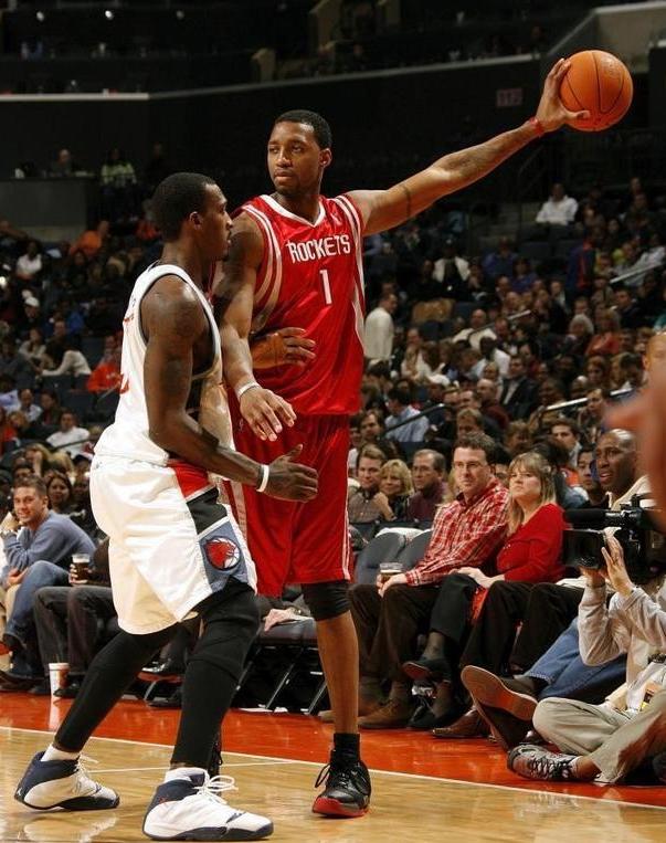 Why is the one-handed catch that was once all the rage in the NBA now ...