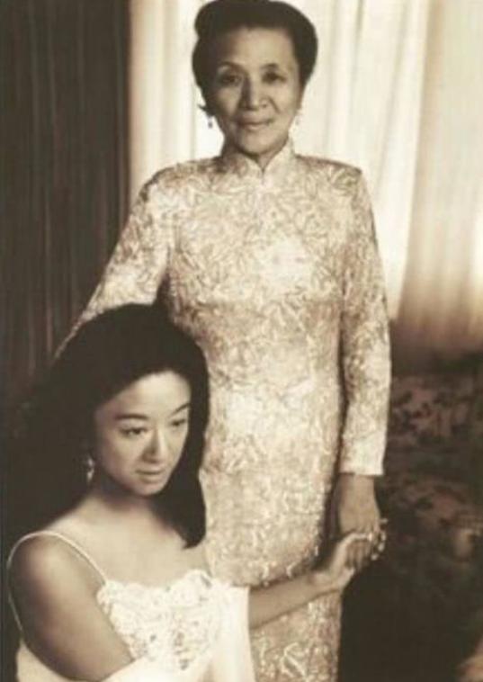 Billionaire Wang Weiwei: 73-year-old selfie looks like a girl, but she ...