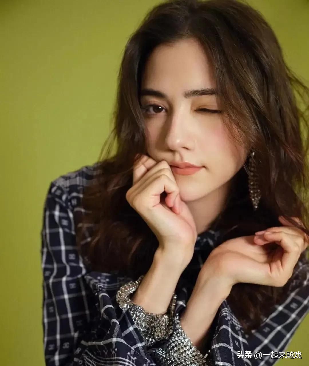 "Feng Shen" plays "Daji" Naran, the number one stunner in domestic ...